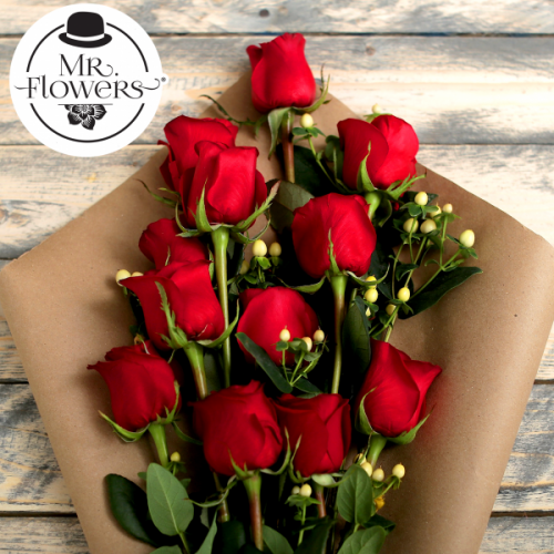 Ramo con 24 Rosas Rojas - Florería by Mr. Flowers